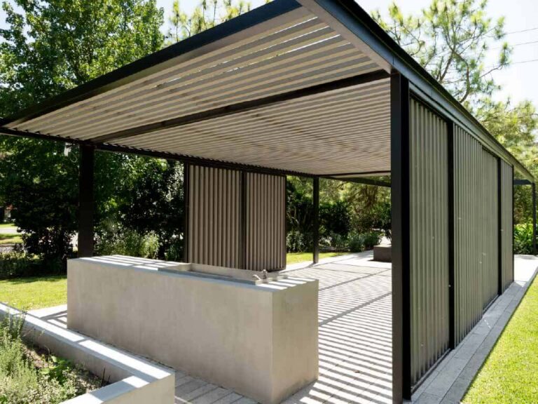 Pergolas y parasoles WPC de alta calidad - Lifecycle Uruguay